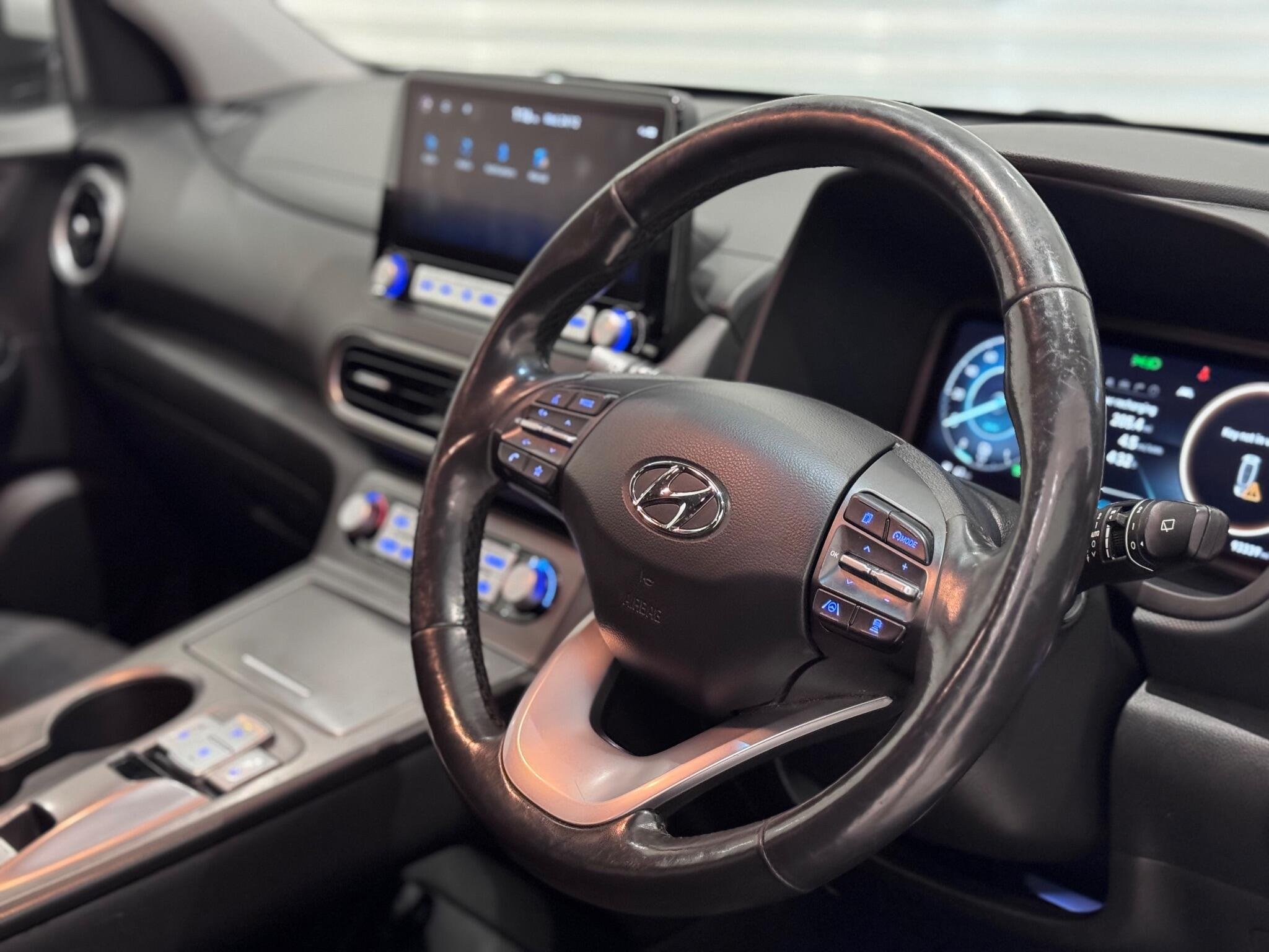 Used 2022 Hyundai Kona 64kWh Premium Auto 5dr (10.5kW Charger) for sale ...